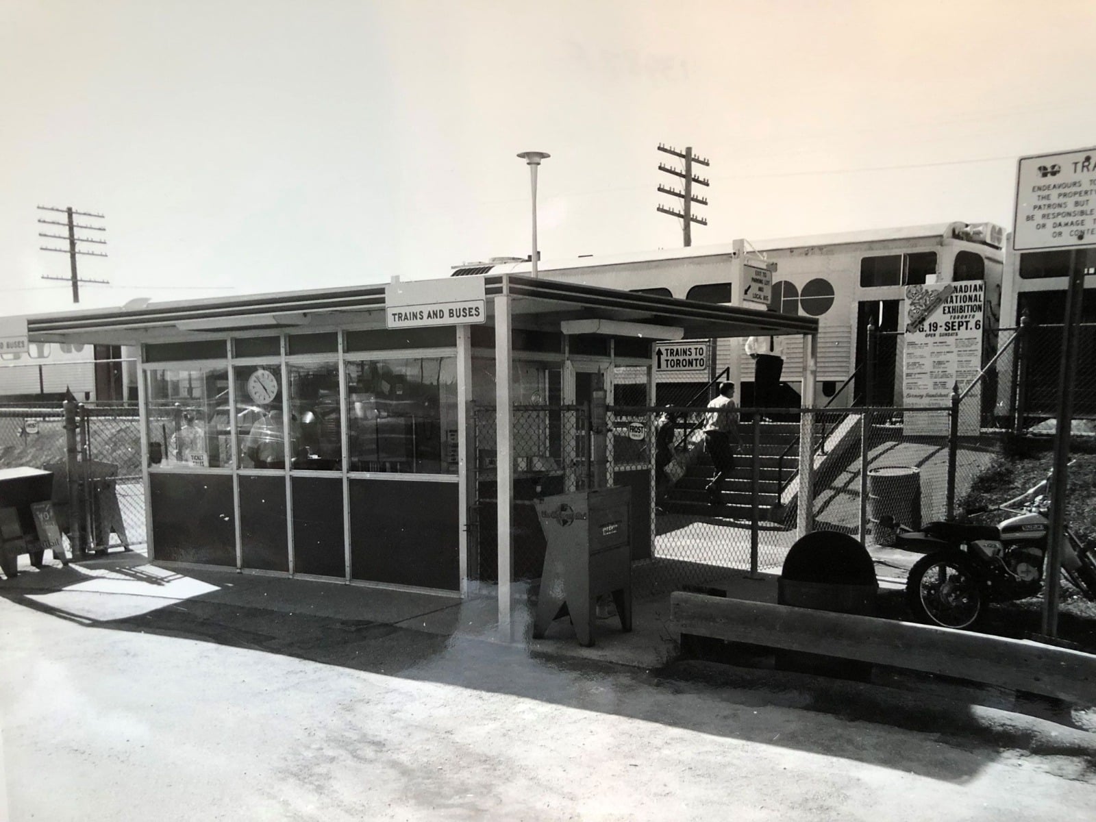 GO Transit 60th anniversary celebration page - Rapido Trains Inc.